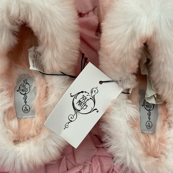 five below | Shoes | Pink Faux Fur Slippers | Poshmark